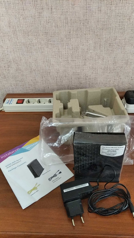 Продам WIFI роутер NETGEAR N300 model WNR2000v5.