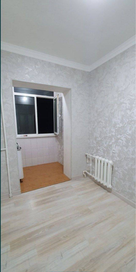 Продается на Глинке 8 роддом, 1/4/4 кирпич 42м2