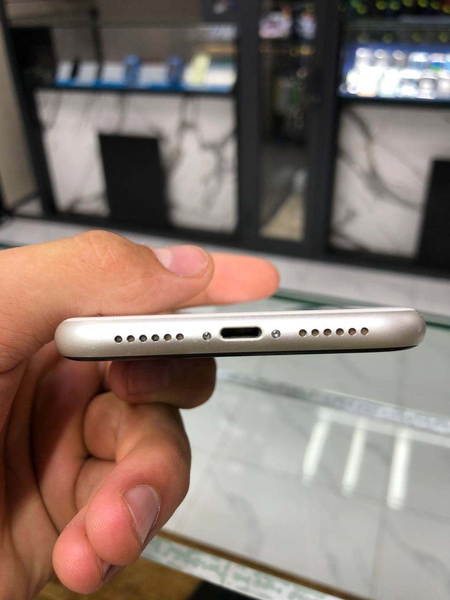 Iphone 11  bomba skidka bunaqasi hali bulmagan