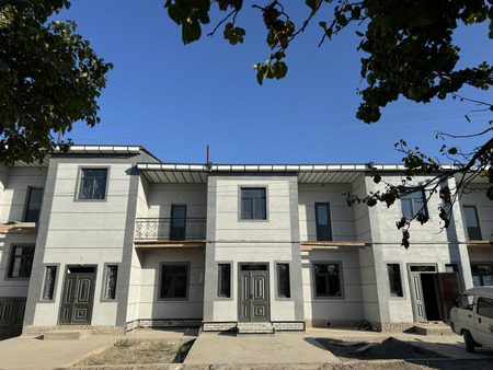 Urganch shahrida 150 m/kv 2 qavatli xovli joy sotiladi