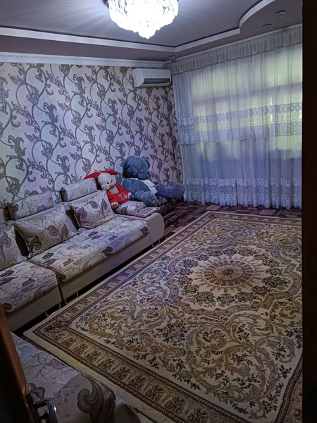 Kvartira sotiladi 3 xonali 4 xona qilingan