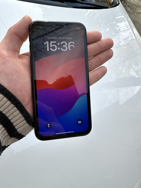 iphone Xr      .