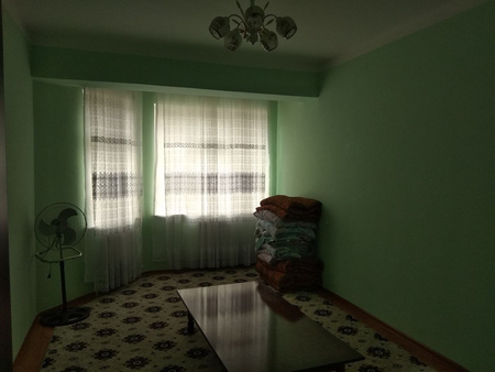 Продам 2/3/7 Сергели-5а чистая.