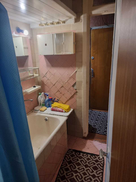 Продам квартиру на Мукими2/4/4 раздельные комнаты чистая с обстановкой