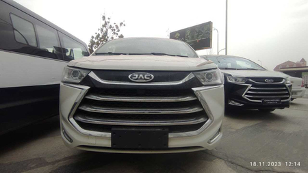 JAC M4 REFINE liniyalarga va mexmonxonalarga komfort miniven