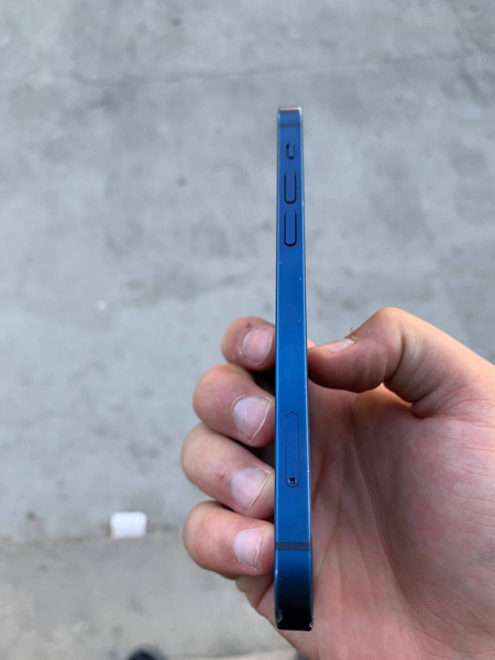 iPhone 12 128 GB ideal aybi yoq batareyka betasi 80% obmenga