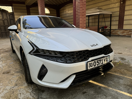 Автомобиль KIA K5