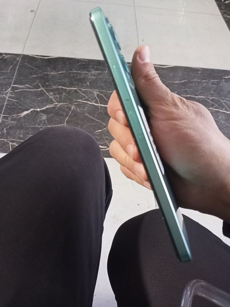 Redmi 12 holati zör