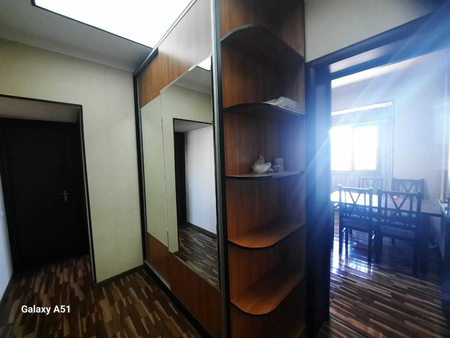 Продаётся квартиры 2/5/9 на Юнусабадском районе ул. АТемура, 1 (J2390)