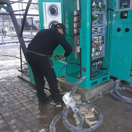 Установка чарджер зарядка на электромобиль