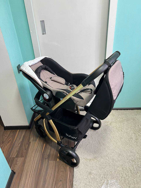 Детская коляска 3 в 1 продаётся.