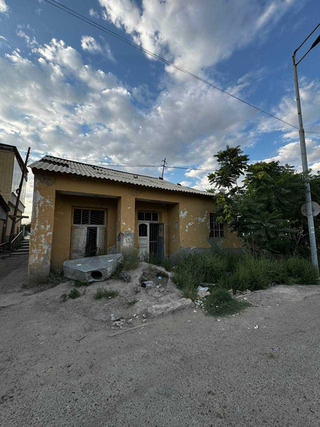 Срочно Ромитан район Центрида нотурар йер сотилади