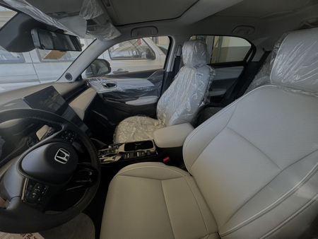 Honda ENP1  2022 г в двух цветах