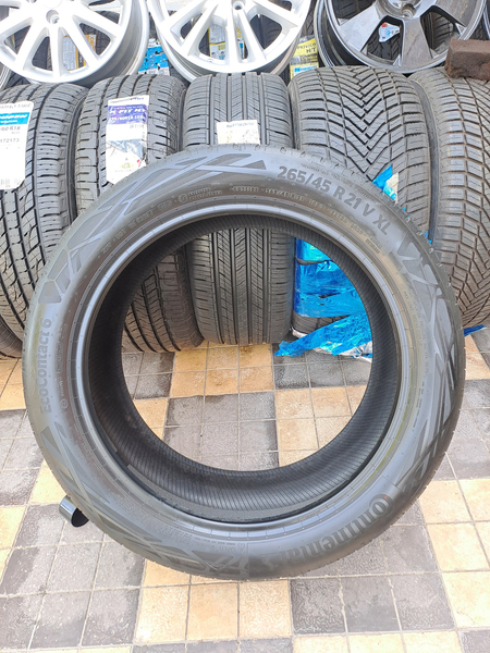265/45/R21 continental