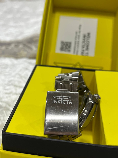 Часы INVICTA мужские.