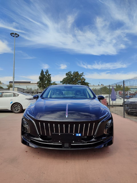Hongqi eqm5 500km nasiya savdoga bor