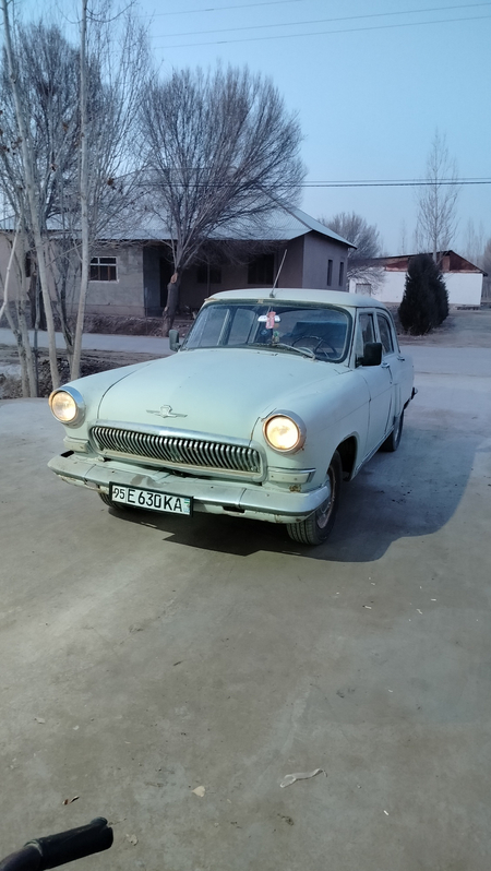 Волга газ 21 сотилади