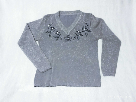 Блестящая кофта, размер 44 - 46.