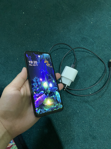 LG v50 ThinQ 5G Snapdragon 855 srochni sotiladi