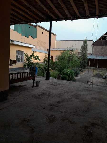 Xovli sotiladi srochno