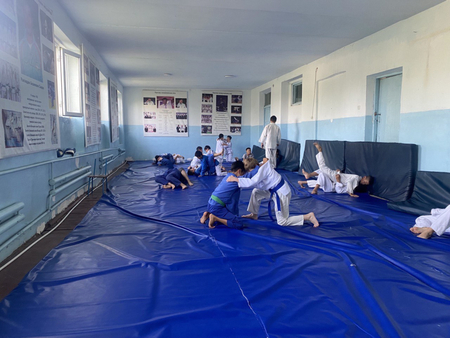 Mat pakrival dzyudo, sambo kurash turlari uchun