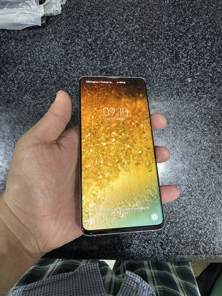 samaung s10 plus 5g pamit 8.256g holati yahwi iwlawi zor