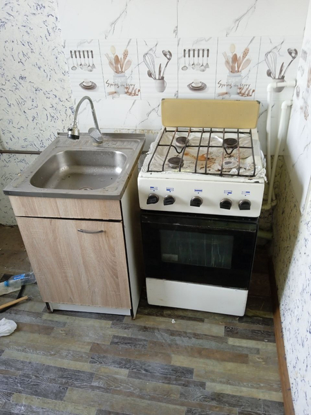 Продается шкаф и газовая плита