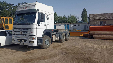 Автомобиль HOWO тягач сотилади