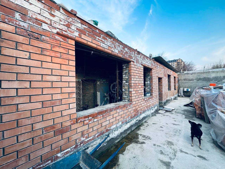 Продаю свой торцевой участок 3,5 сотки на стадии строительства !
