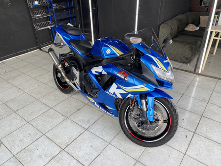 SUZUKI GSXR 750 Сотилади