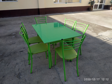 Кухонный стол с четырьмя стульями 870.000 сум. С Цеха.