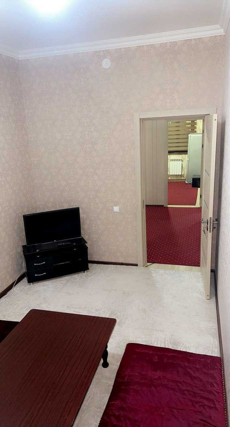 Uzbomda 4 xonali uy ijaraga beriladi
