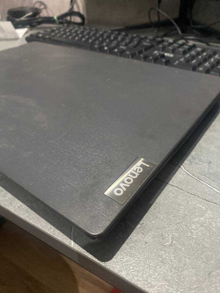 Notebook Lenovo Ryzen 5 sotiladi