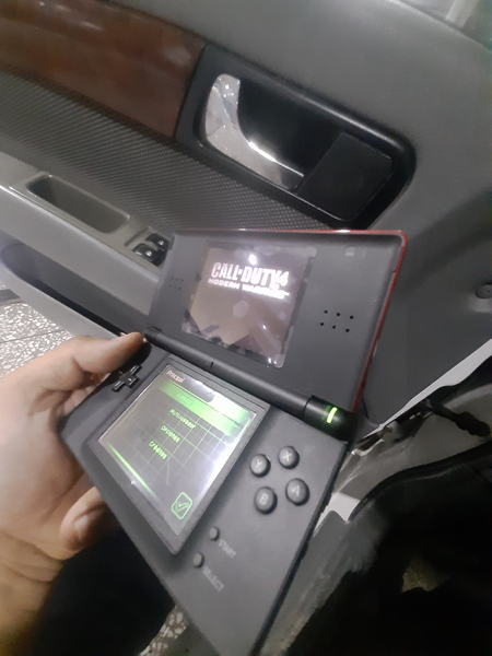 Nintendo ds lite в идеолном состаяне с флеш кардрижем