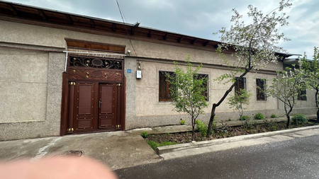 Yashnobod tumanida hovli sotiladi