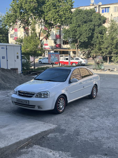 Lacetti 2012 Vikupga beriladi