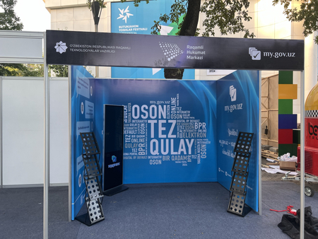 Reklama xizmati bukva baner orakal stela svetovoy korob