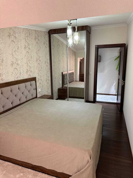 ЦУМ • Космонавты • 2-комн • 70 м² • этаж 2/9 • [КА:011]