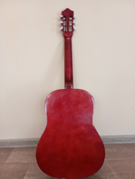 Nylon Gitara Sotiladi Xolati Yaxshi