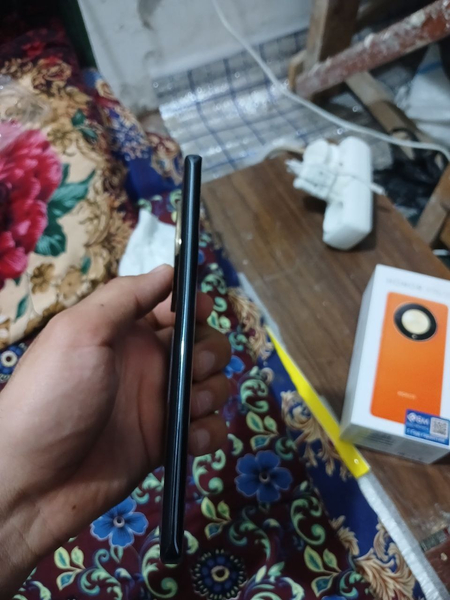Honor 1 yil kafolati bilan