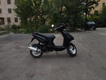 Продам скутер Racer 80