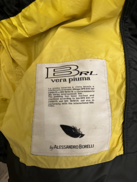 Продается детская куртка Borelli в новом состоянии