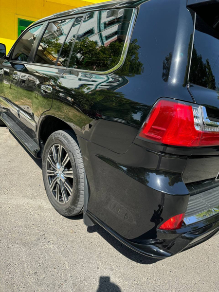 Lexus LX570 Sotiladi xolati ideal