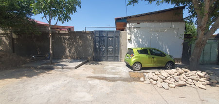 Uchastka sotiladi keles abdurahmonda 2,5 sotix 2 ta xonasi bor