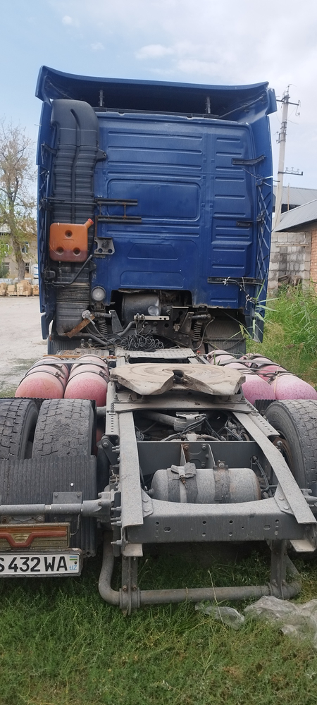 Фура тягач (DAF-Volva)