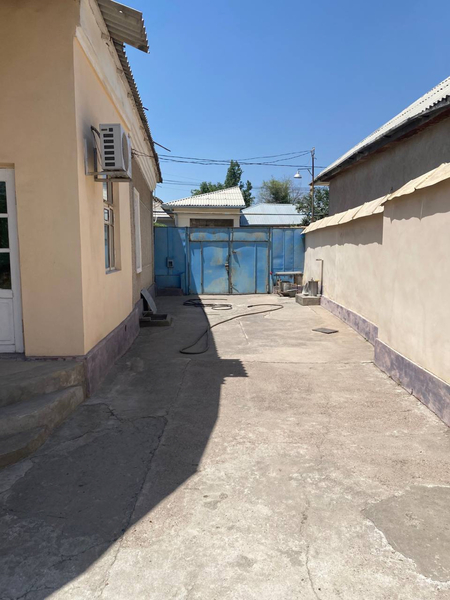 Продается большой дом с землей