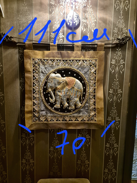 Настенный предмет интерьера