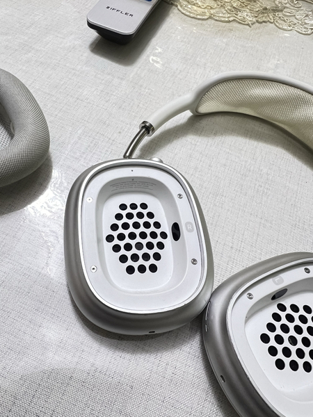 airpods max Arginal 100%.