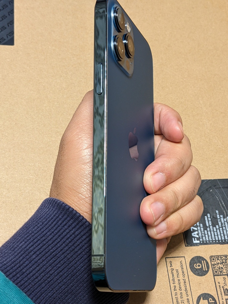 Продается iPhone 12 pro max 256gb