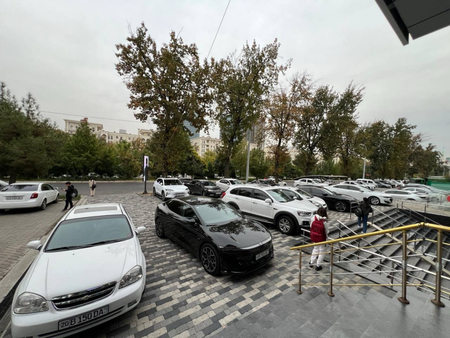 Аренда под офис вдоль дороги 30м2 напротив Ташкент сити